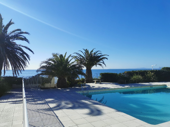 Esprit Palladio 4/5 pers piscine front de mer :: Les Maisons Douces Côte d'Azur